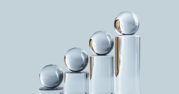 Staffing Guide 2025: Close Talent Gaps Fast | Outstaff Your Team